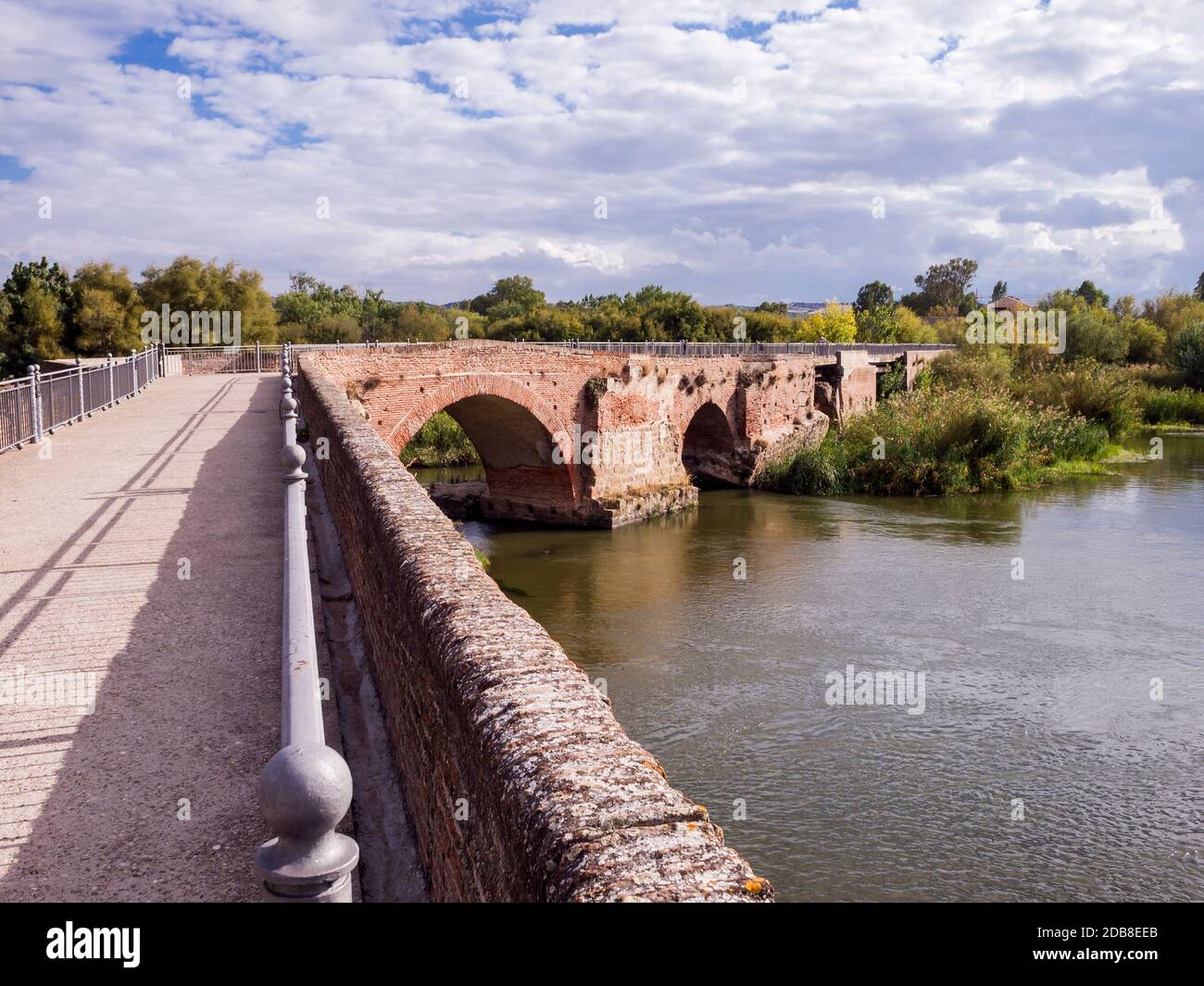 Puente romano. Talavera de la Reina. Toledo. Castilla la Mancha. España ...