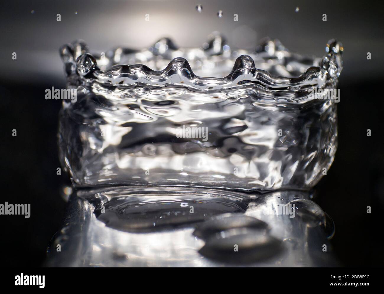 Gota de agua hi-res stock photography and images - Alamy