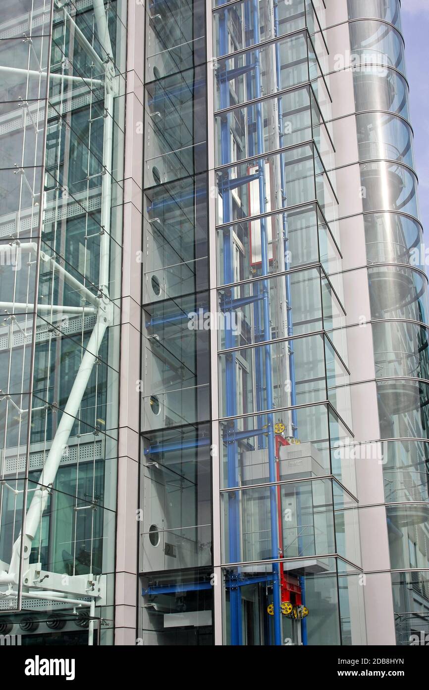 Glass lift shaft hi-res stock photography and images - Alamy