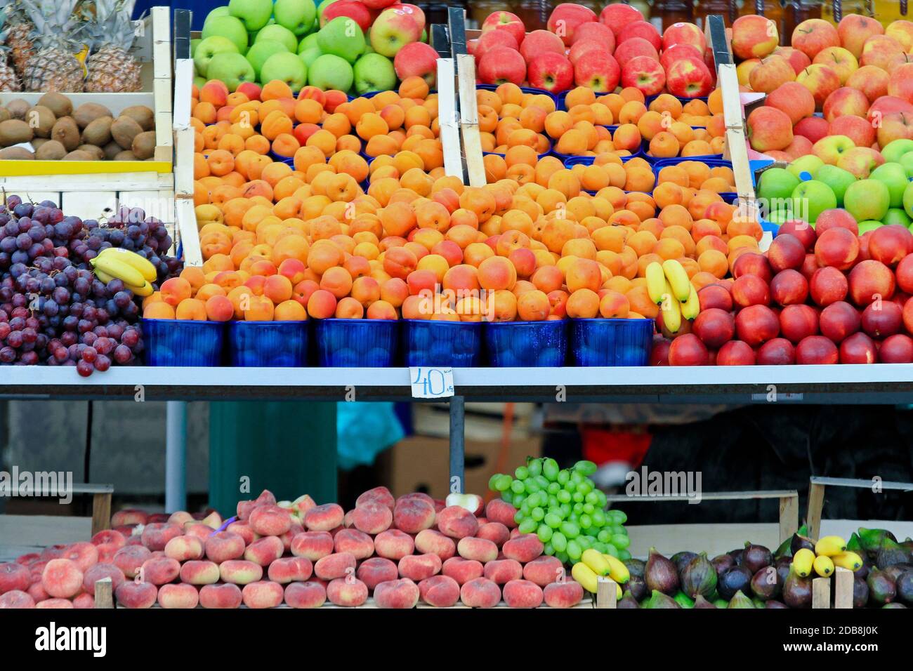Fresh and organic fruits at farmers market Stock Photo - Alamy