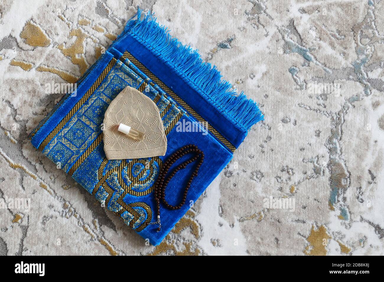 worship materials used by Muslims, prayer beads prayer rugs and ...