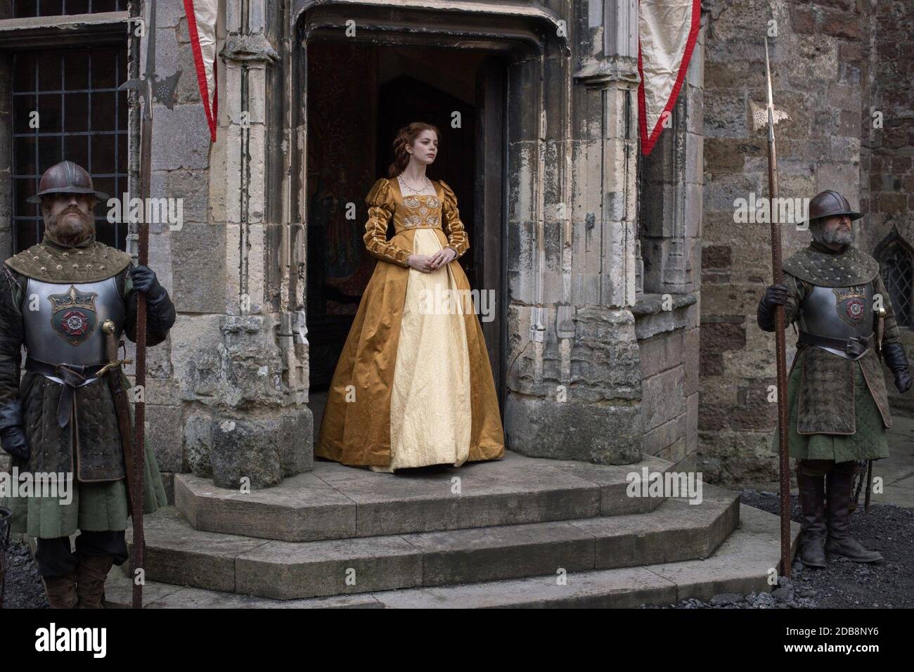 THE SPANISH PRINCESS, center: Charlotte Hope as Catherine of Aragon ...
