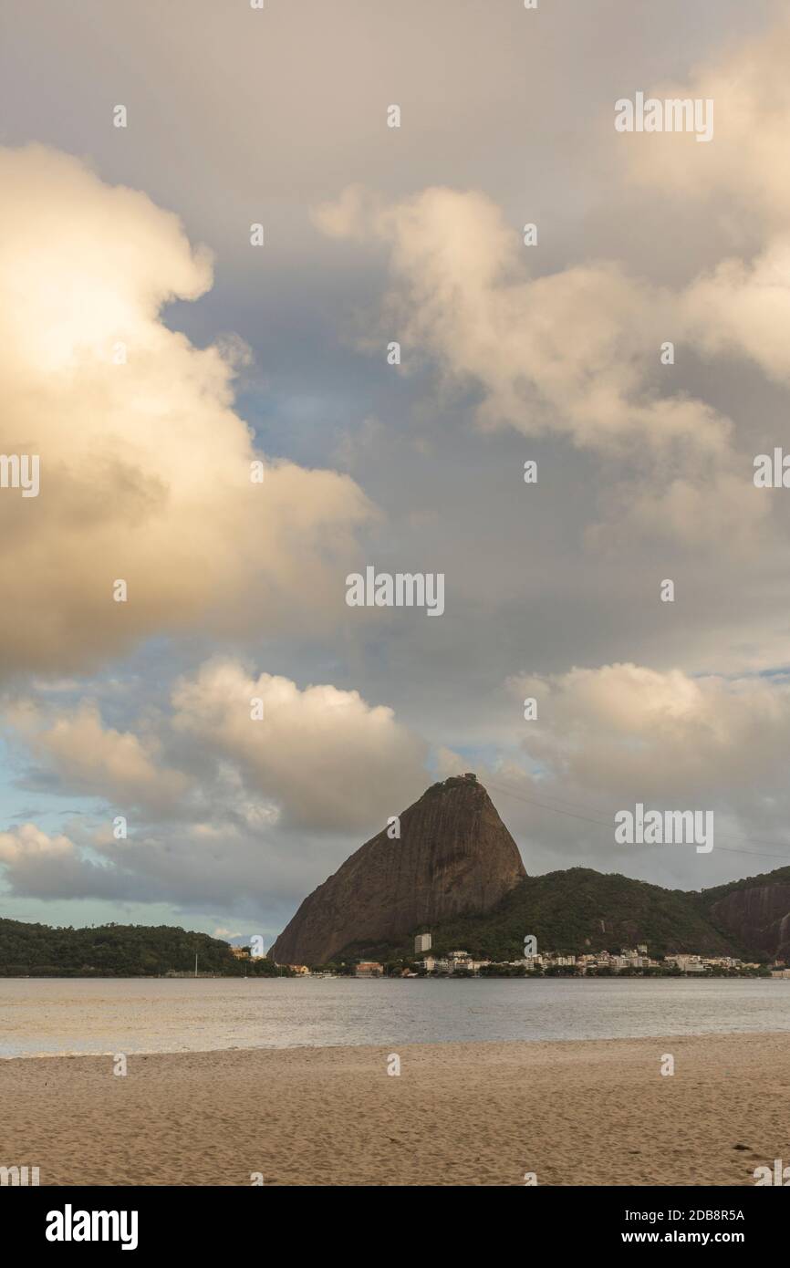 Beautiful sunset landscape in Praia do Flamengo (Flamengo Beach), Pão ...