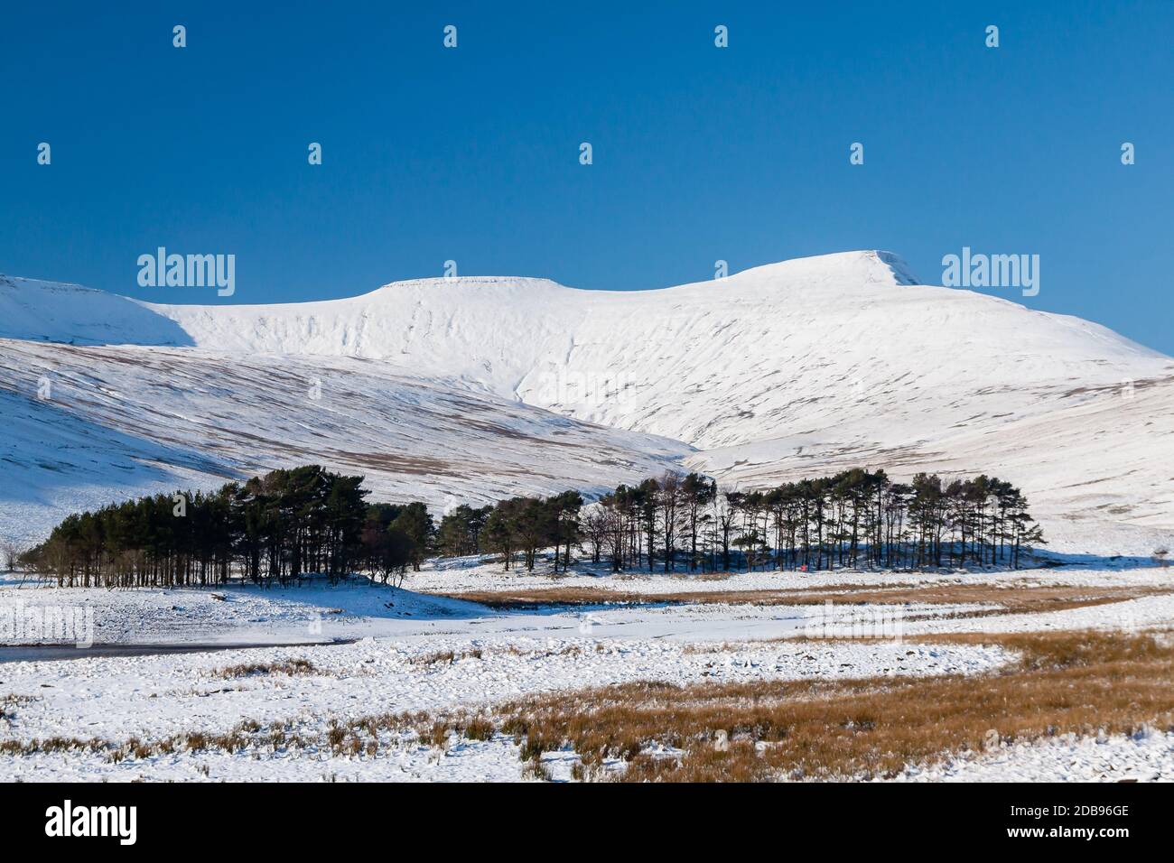 Winter scene wales hi-res stock photography and images - Alamy