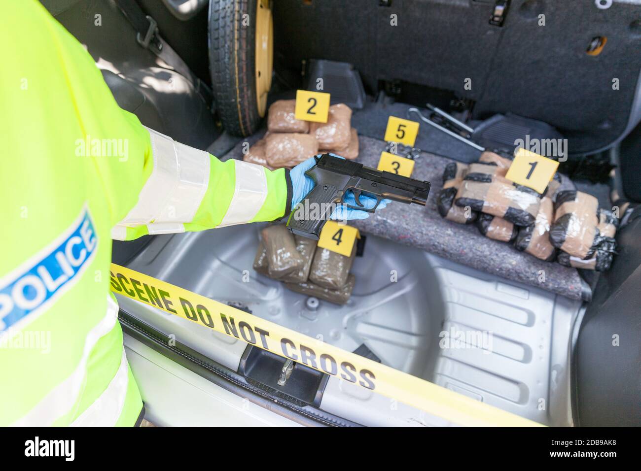 Drug cartel crime scene hi-res stock photography and images - Alamy