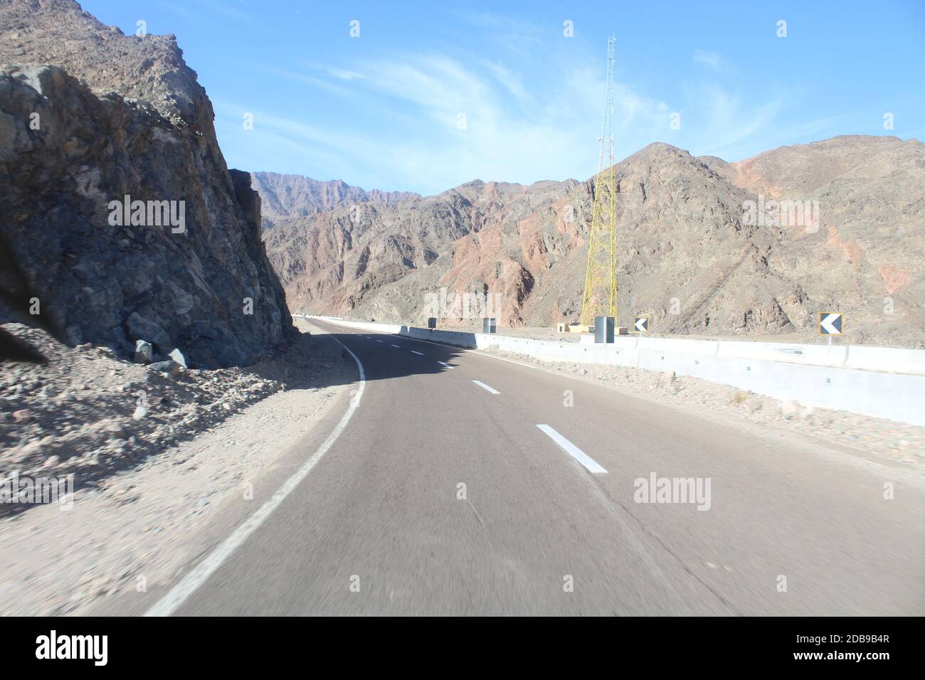 Asphalt road in the Egyptian desert. Sinai Stock Photo - Alamy