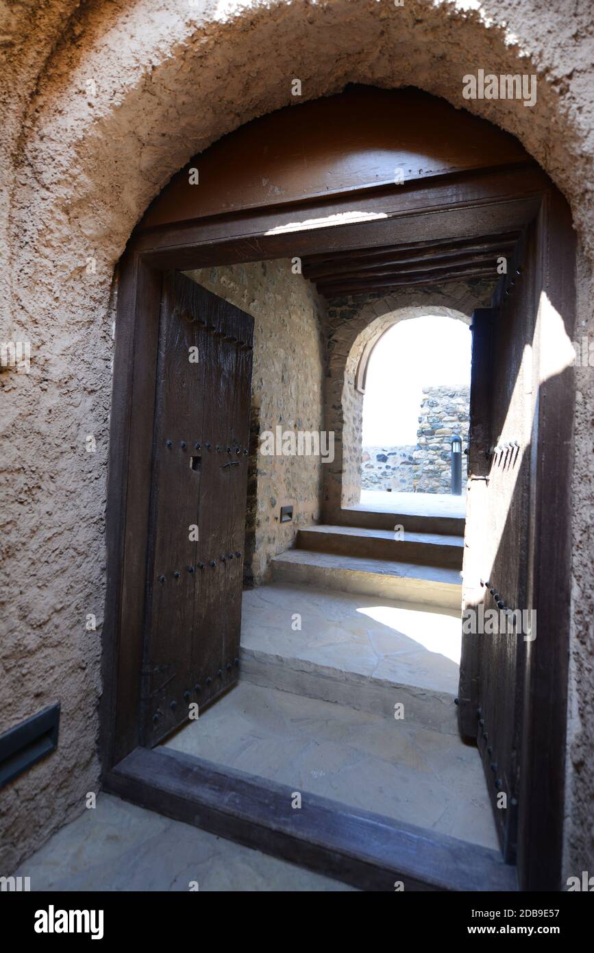 Gate to the Mutrah fortress near Muscat, Oman Stock Photo - Alamy