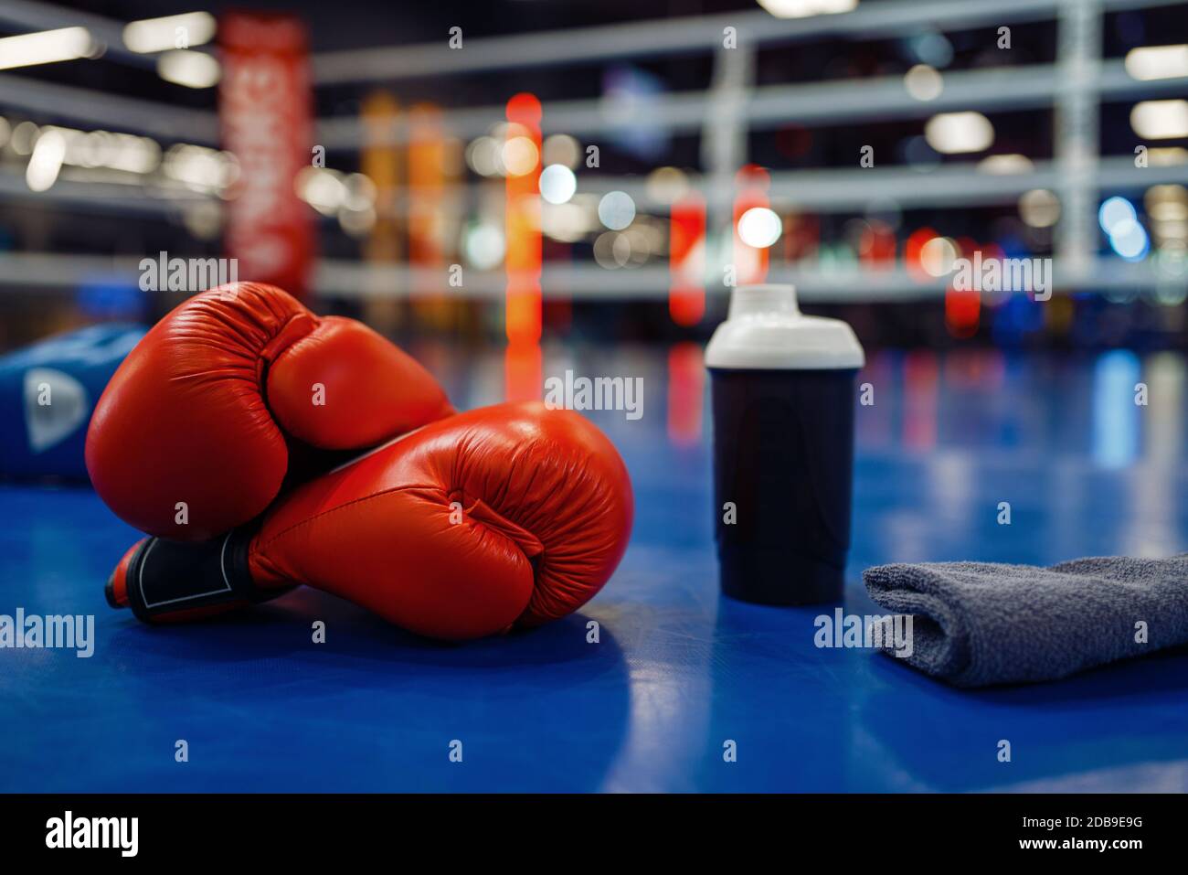 Boxing ring towel hi-res stock photography and images - Alamy
