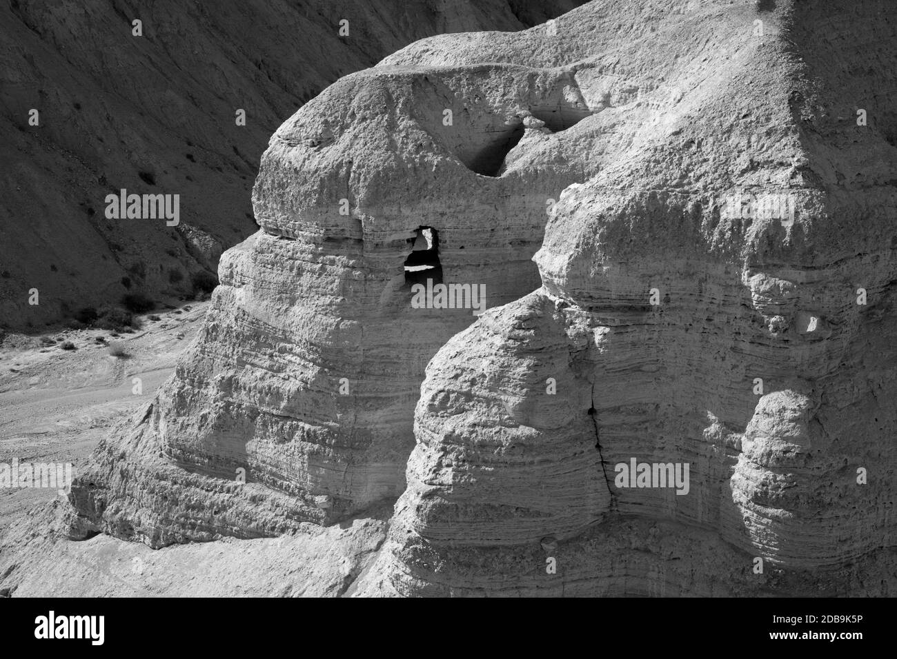 Qumran caves where the Dead Sea Scrolls were found Stock Photo - Alamy