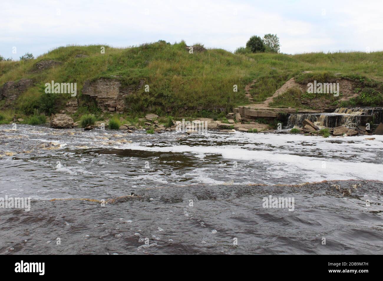 Waterfall huge current mountain hi-res stock photography and images - Alamy
