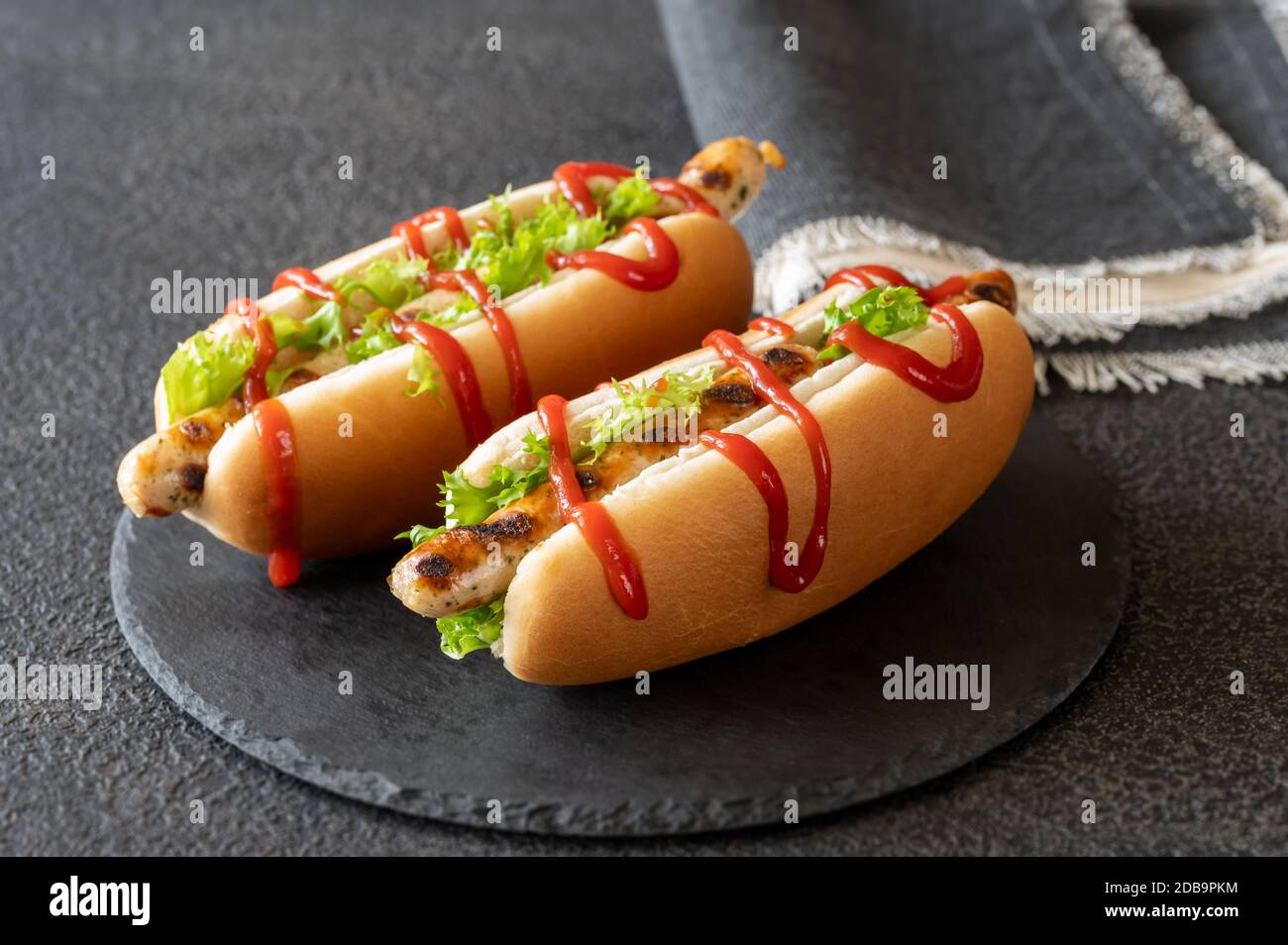 Two hot dogs hi-res stock photography and images - Alamy