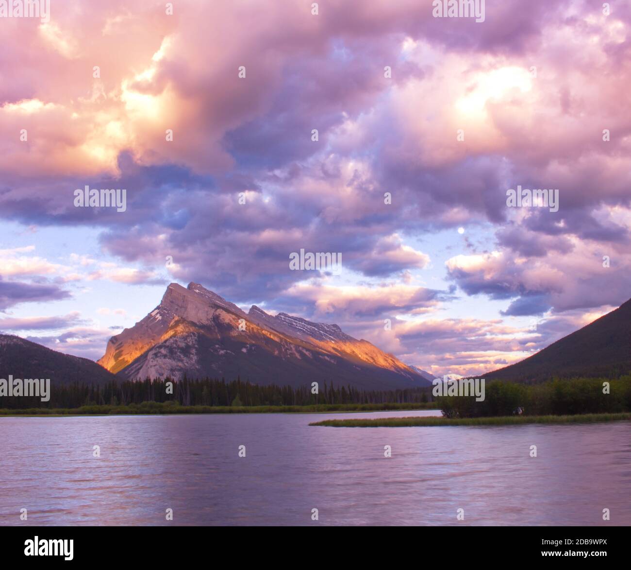 Vermillion sunset hi-res stock photography and images - Alamy