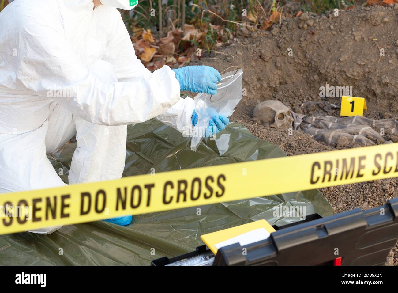 Forensic science specialist at work Stock Photo - Alamy