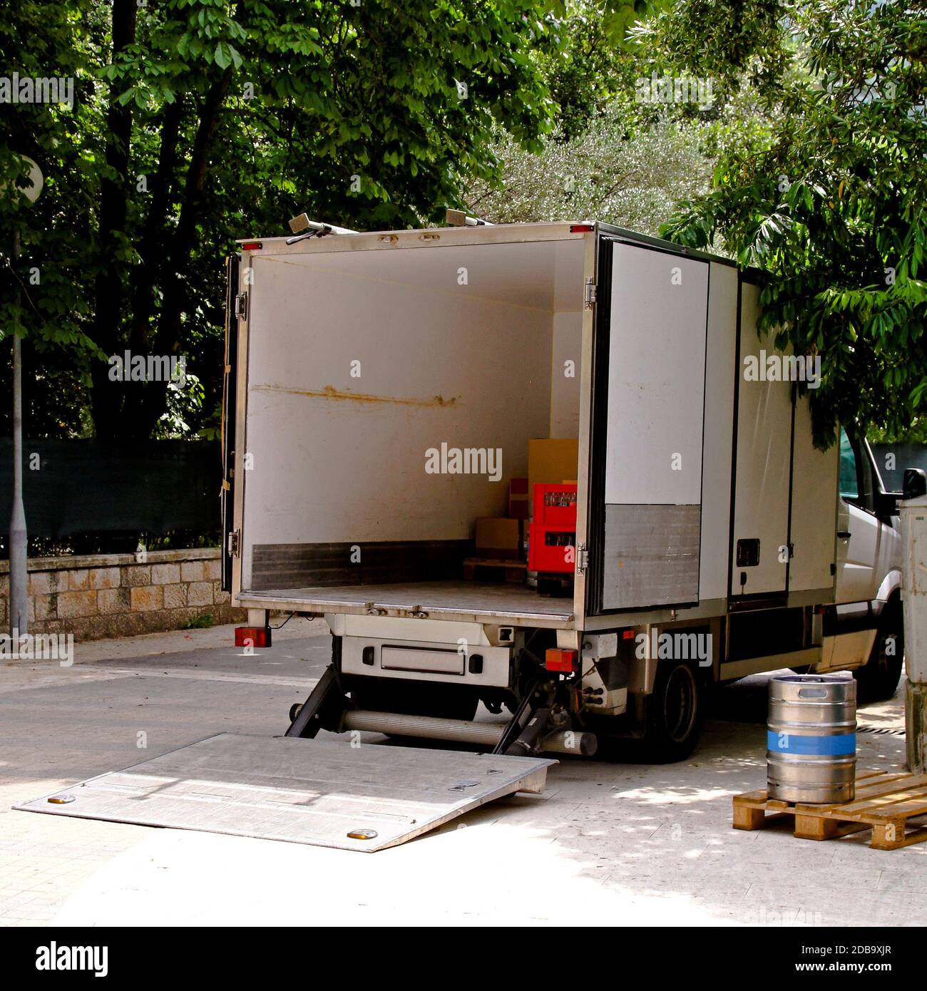 Commercial goods delivery van hi-res stock photography and images - Alamy