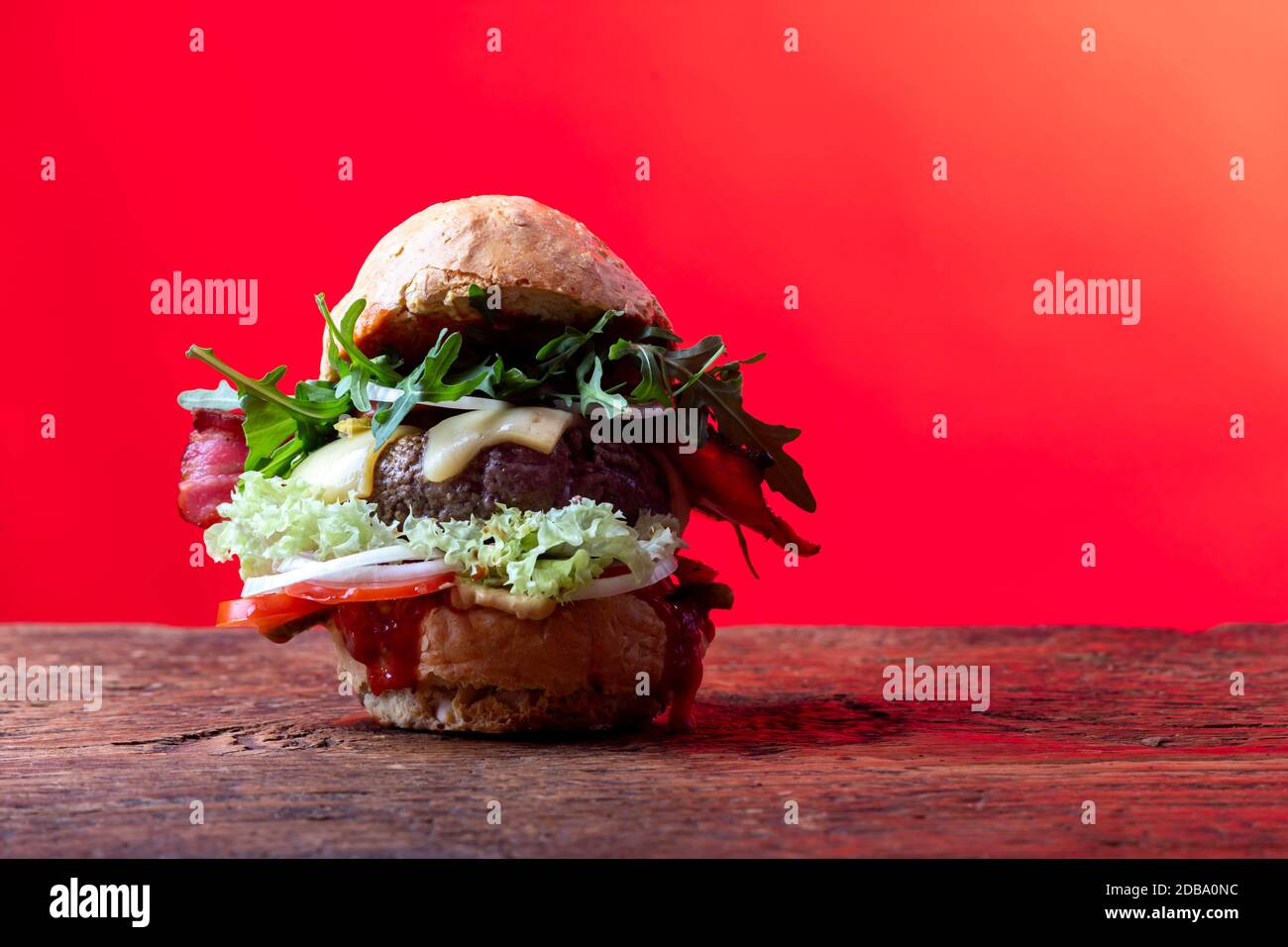 Single hamburger hi-res stock photography and images - Alamy