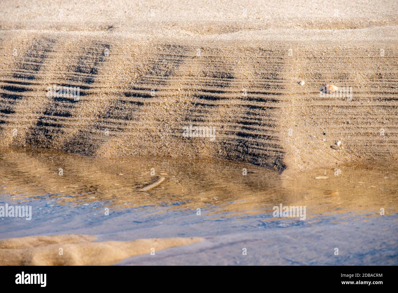 Wave patterns hi-res stock photography and images - Alamy
