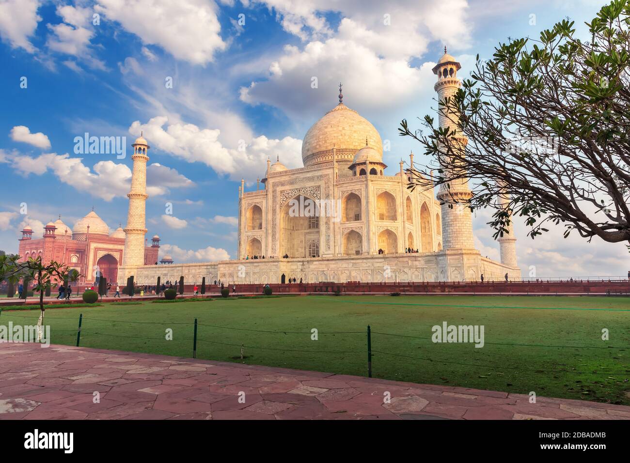 Famous Taj Mahal in India, beautiful view Stock Photo - Alamy