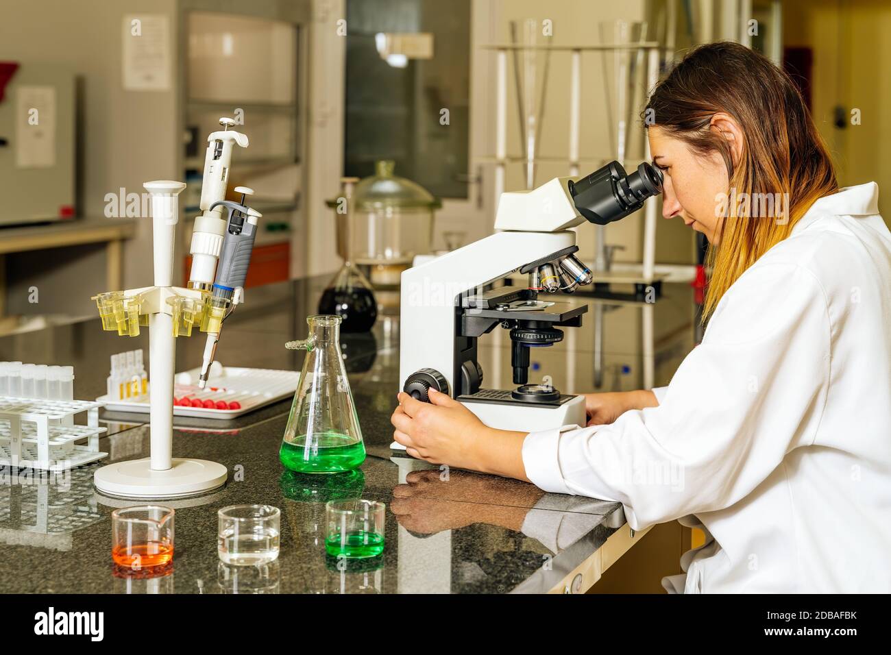 Chemistry dropper researching science lab hi-res stock photography and ...
