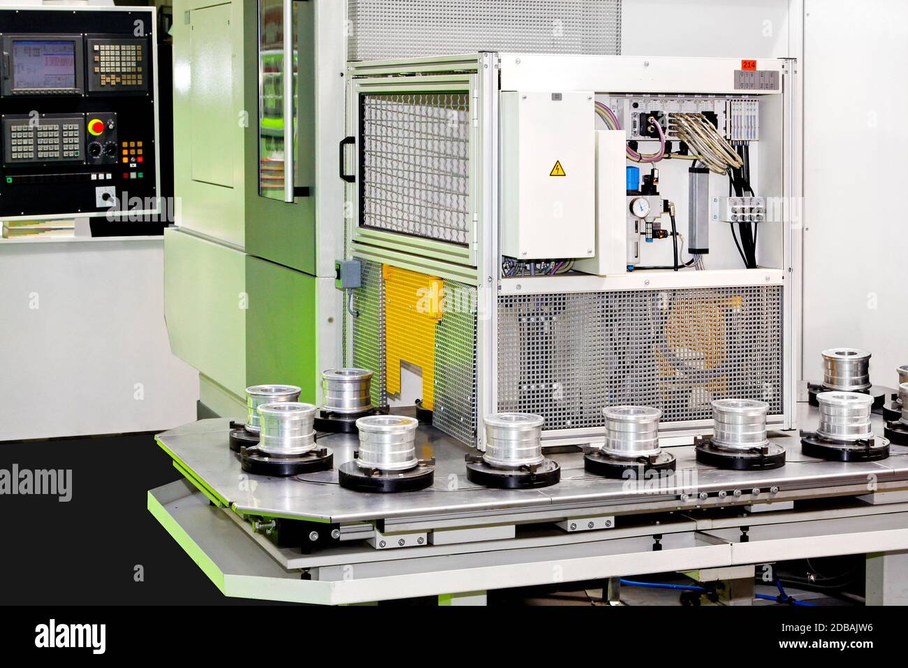 Automatic machinery hi-res stock photography and images - Alamy