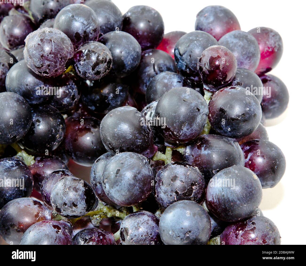 Cluster red fresh grapes hi-res stock photography and images - Alamy