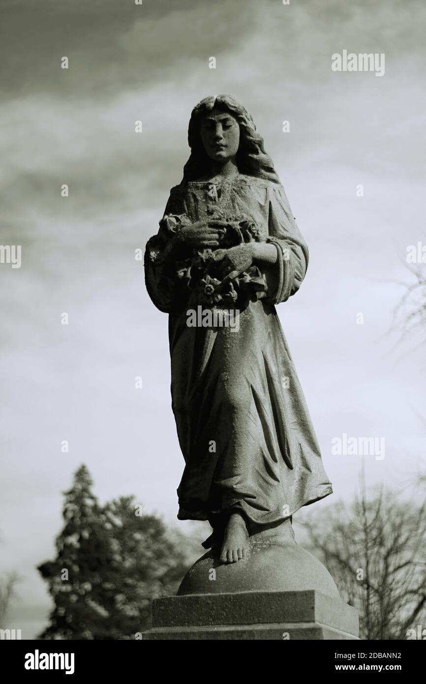 Angelic statue in Spring Grove Cemetery, Cincinnati, Ohio, USA Stock ...