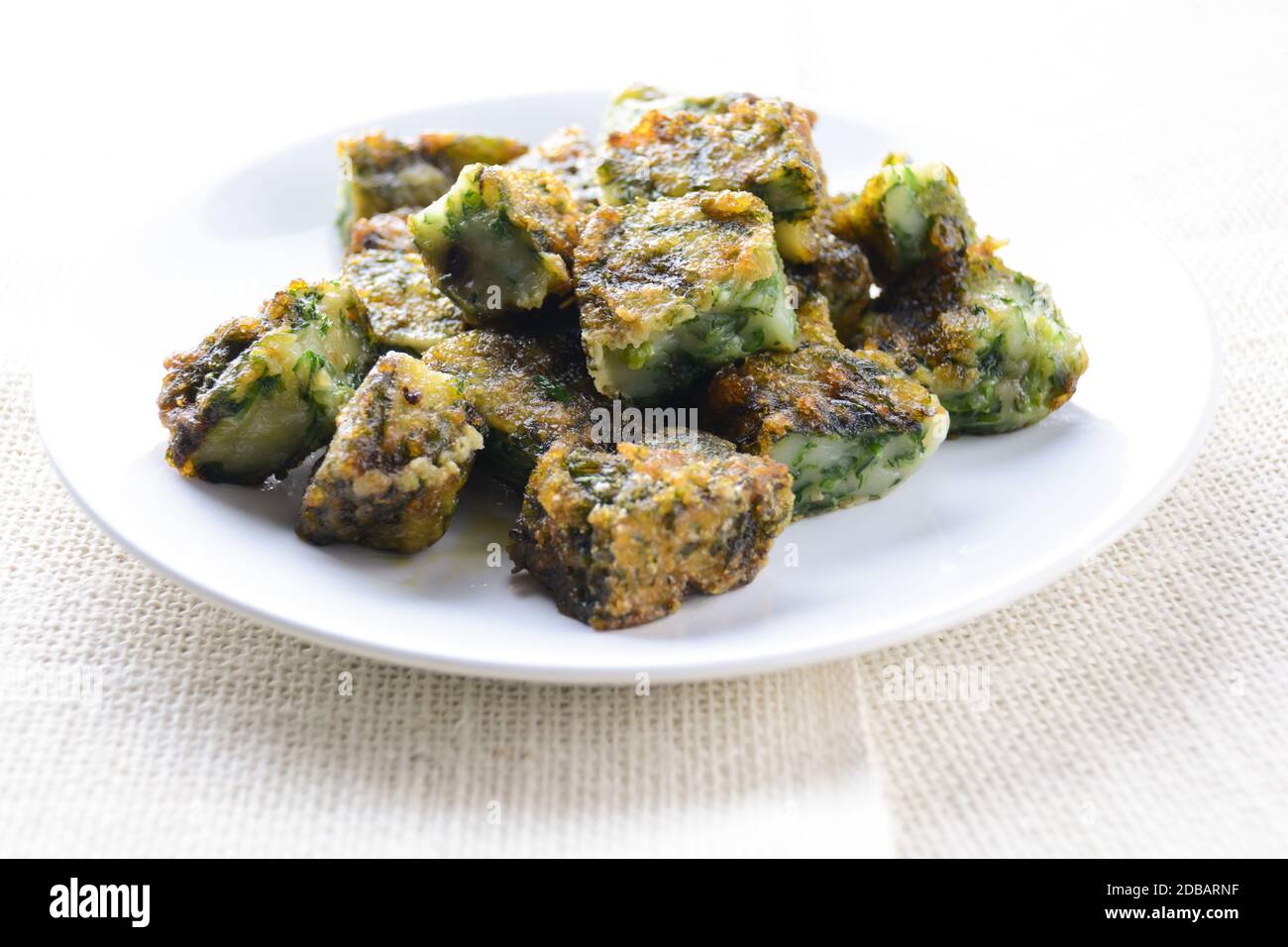 Deep fried Chinese Chive Dumplings (Kanom Gui Chai or Ku Chai Kuih ...