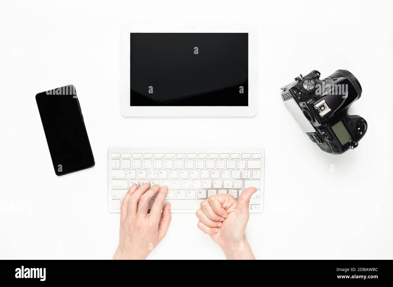 Thumb keyboard smartphone hi-res stock photography and images - Alamy