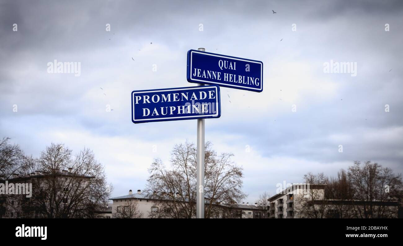 blue street sign where it is written in French Quai (dock) Jeanne ...