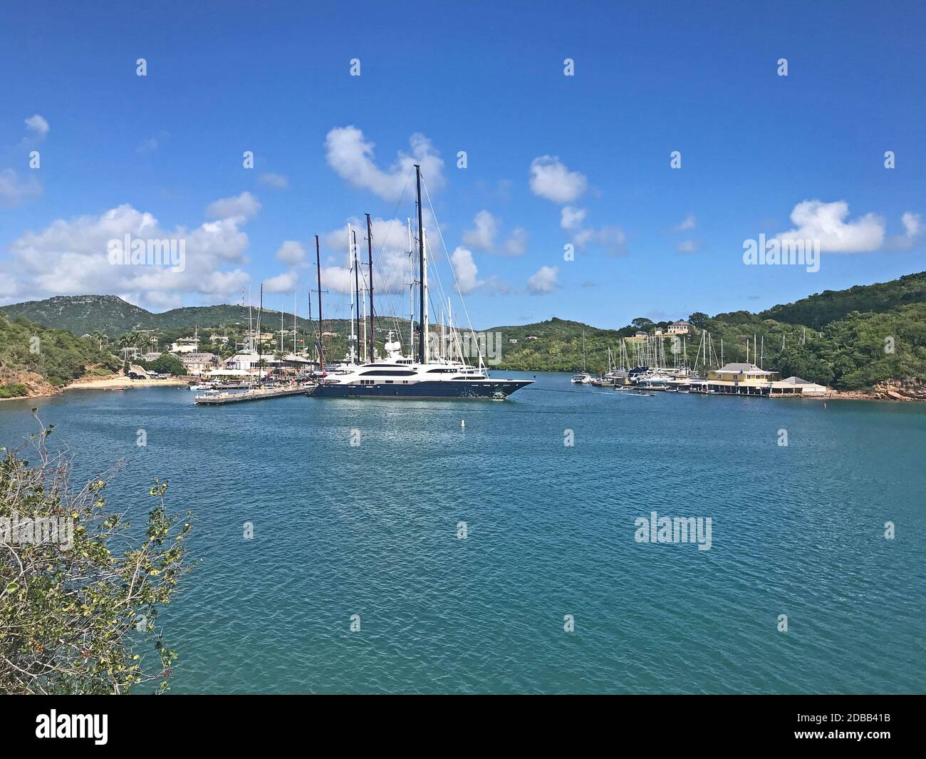 English harbor hi-res stock photography and images - Alamy