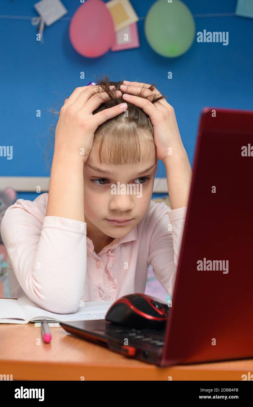 Extra task hi-res stock photography and images - Alamy