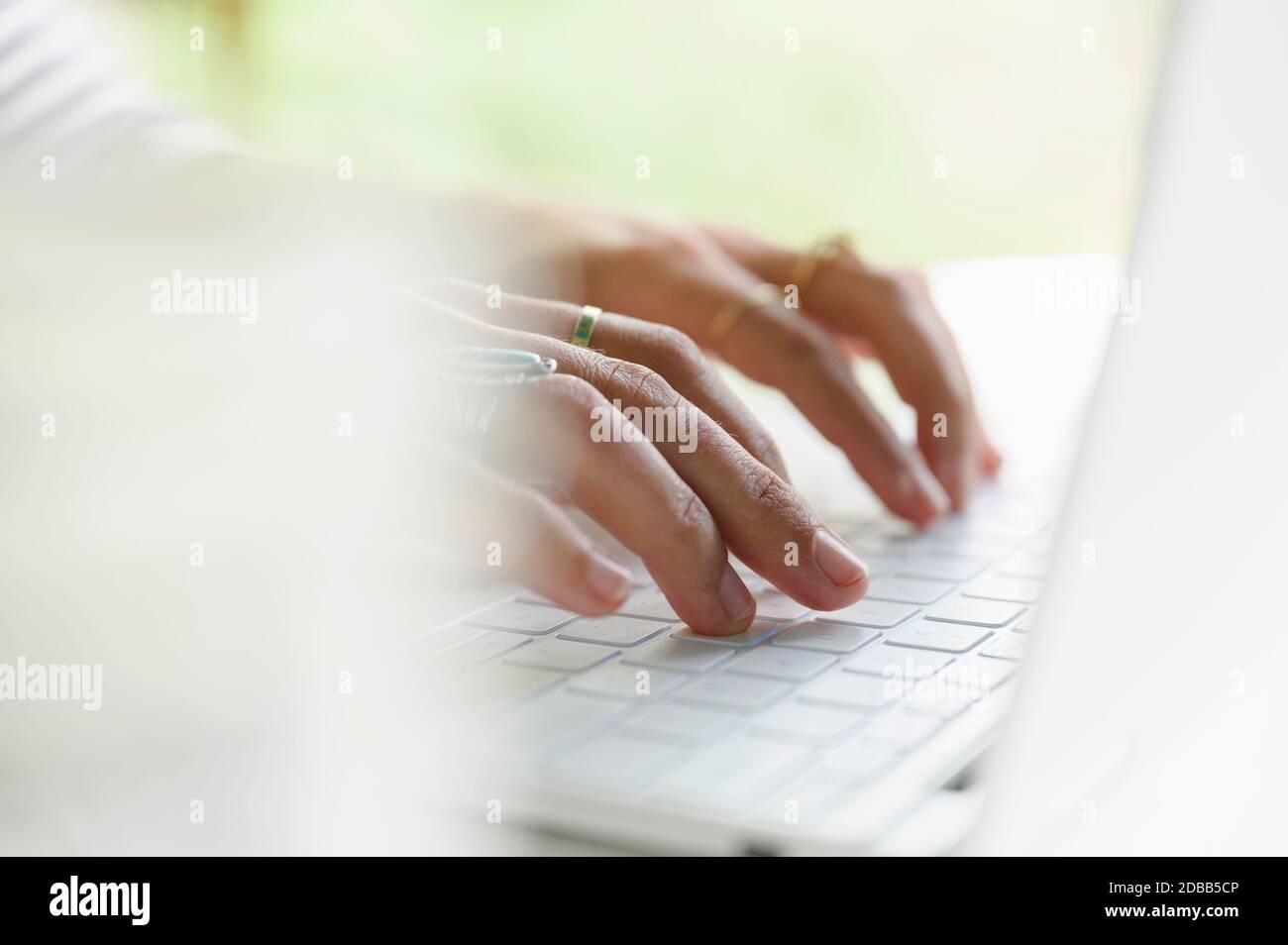 Hand laptop hi-res stock photography and images - Alamy