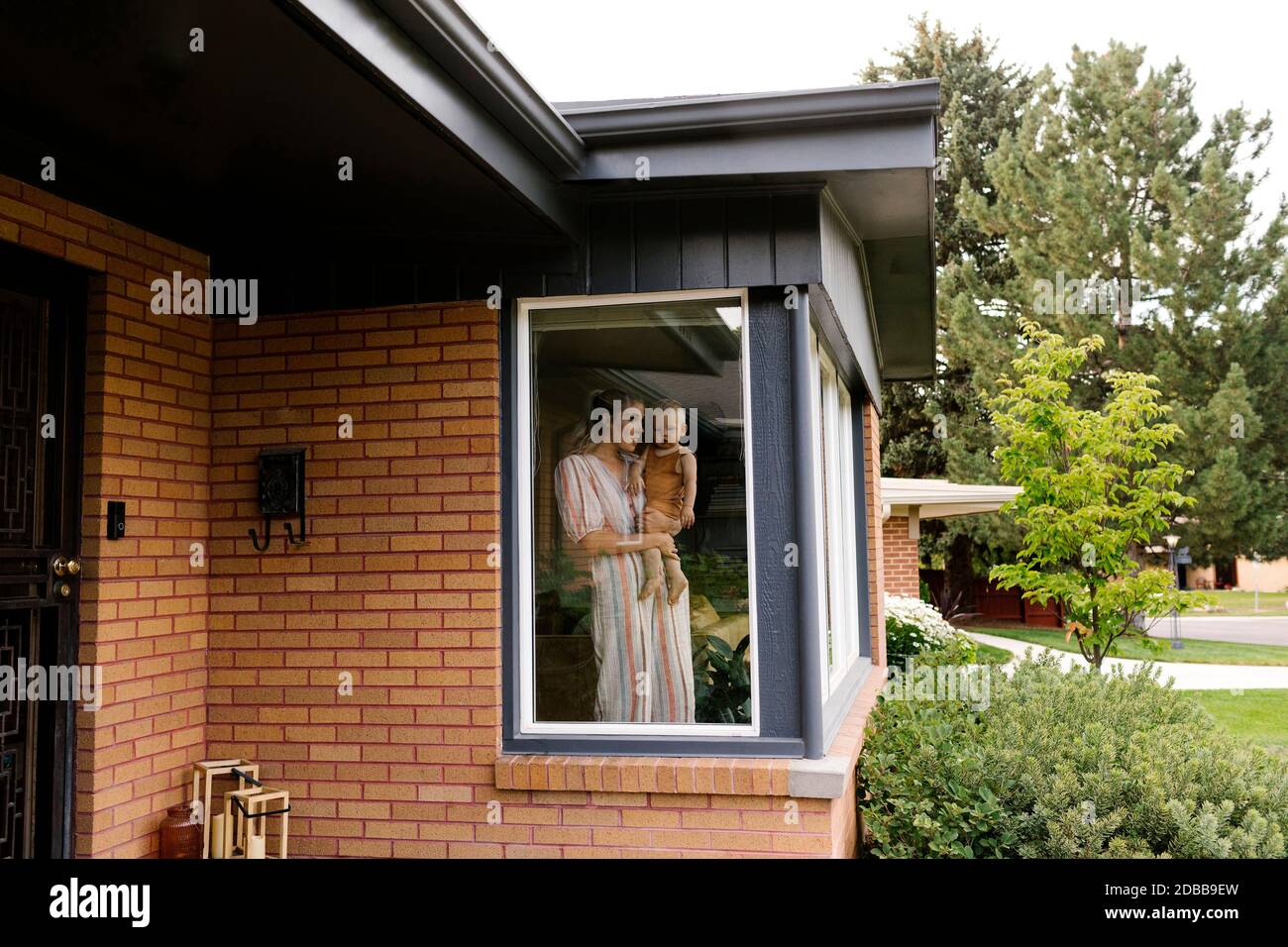 Standing architecture hi-res stock photography and images - Alamy