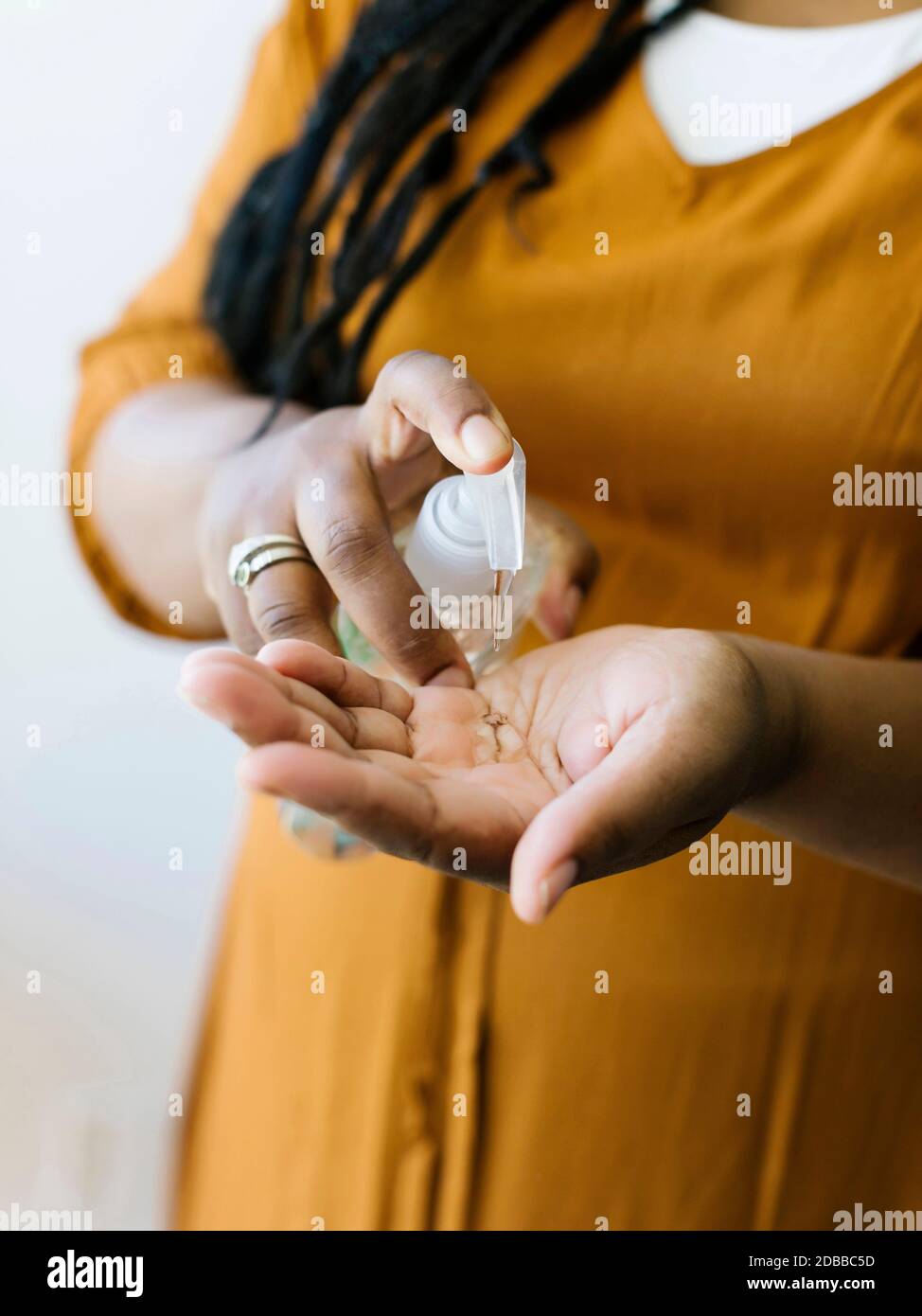 African american cleaning hands hi-res stock photography and images - Alamy