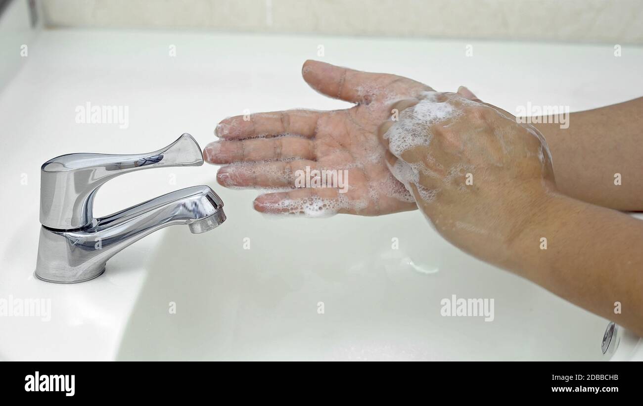 7 steps hand washing - Step 6/7 Rub Fingertip on palm of both hand ...