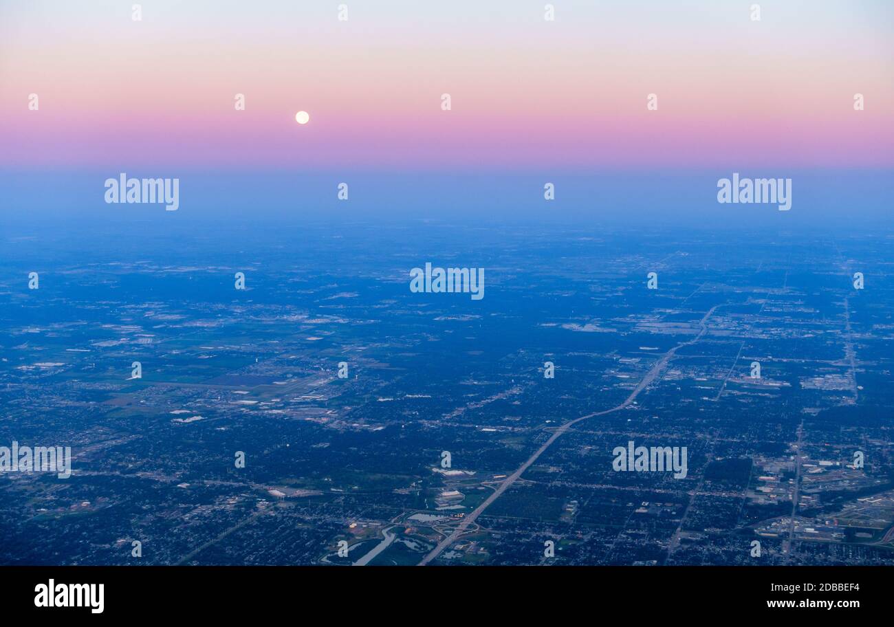 Aerial view of chicago suburbs hi-res stock photography and images - Alamy