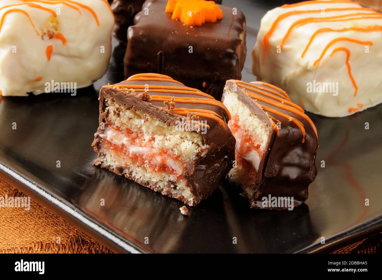 Petite four cakes hi-res stock photography and images - Alamy