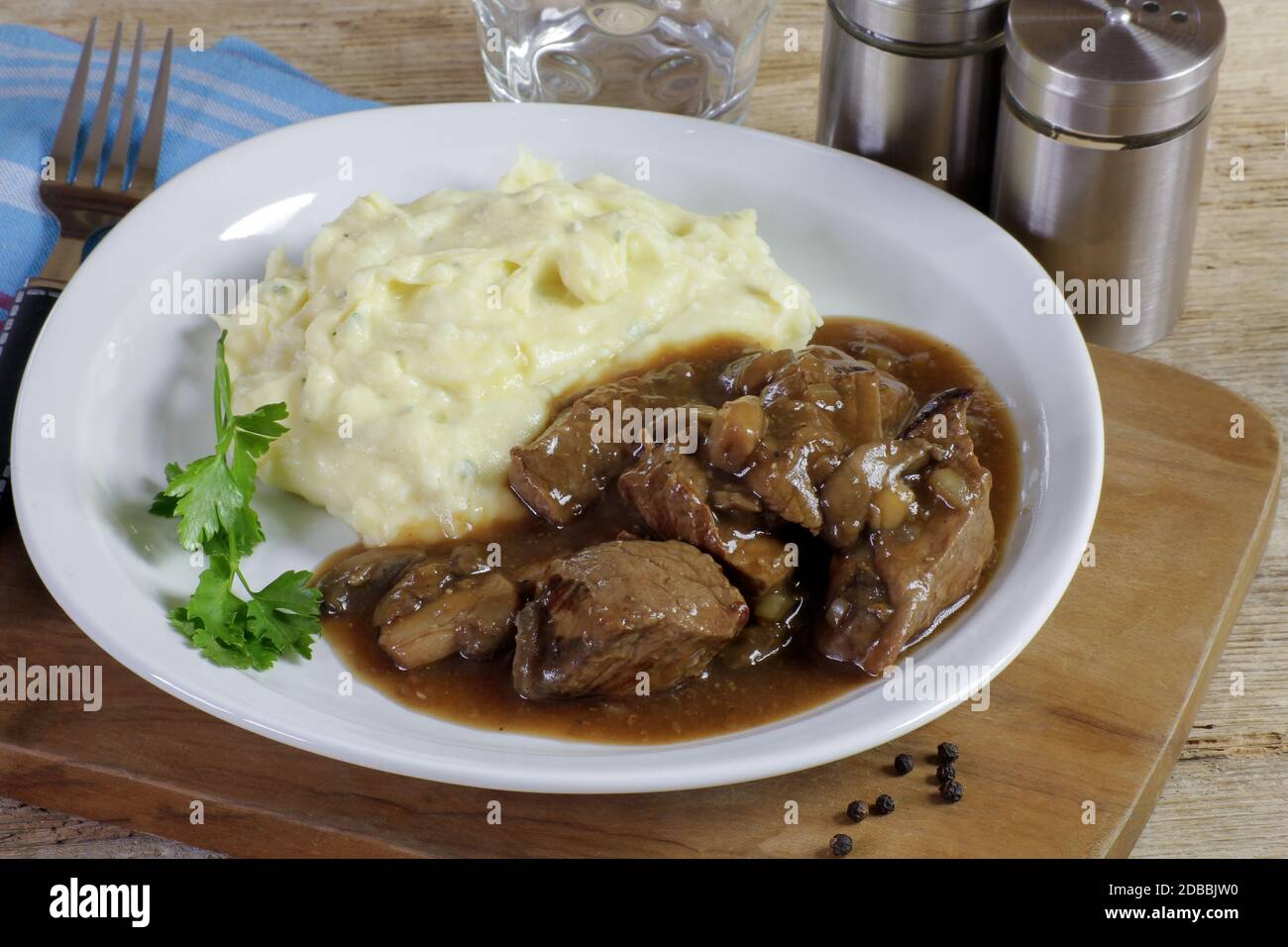 cooked beef and mash Stock Photo - Alamy