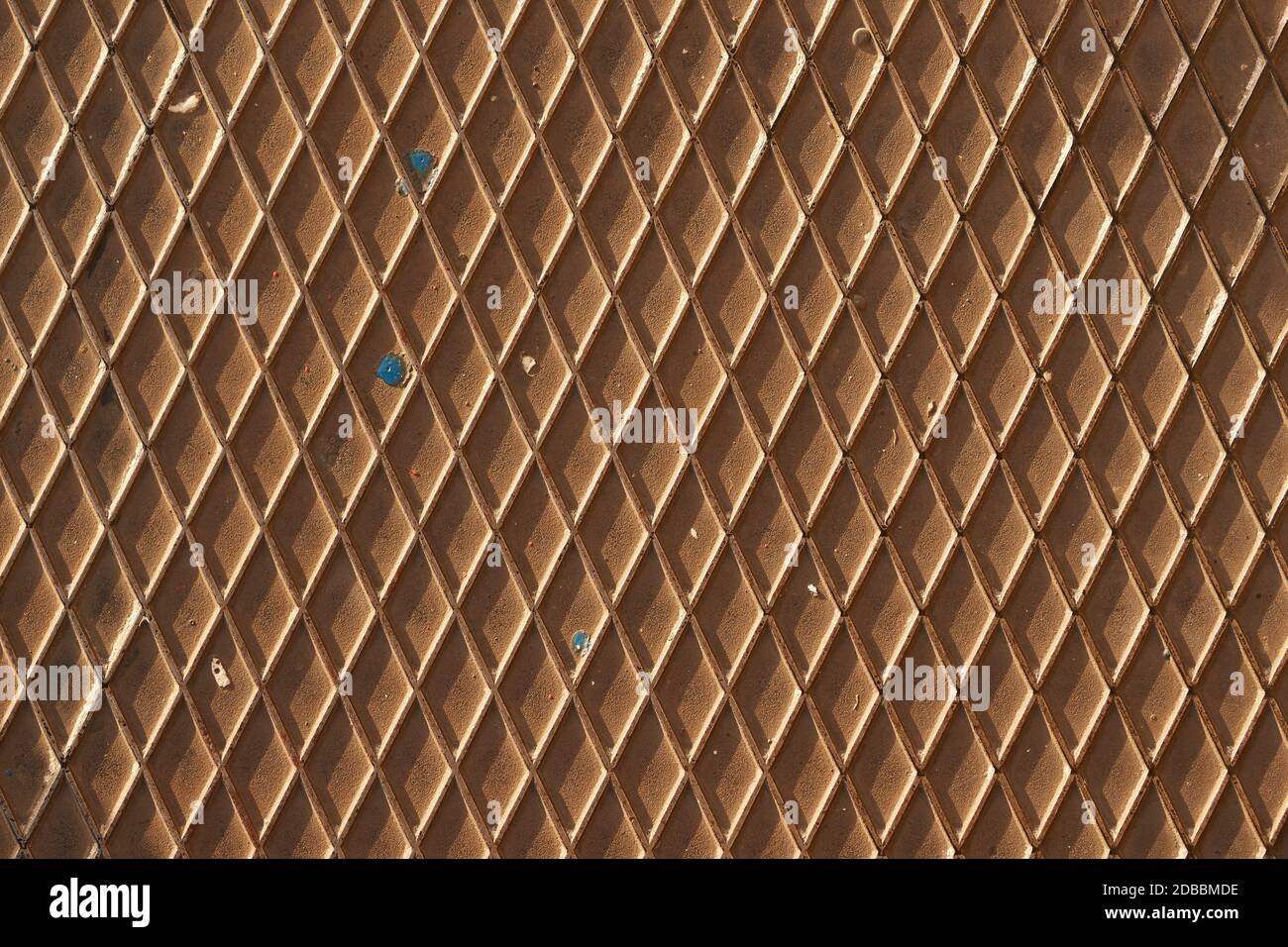 Rusty metal texture grated floor Stock Photo - Alamy