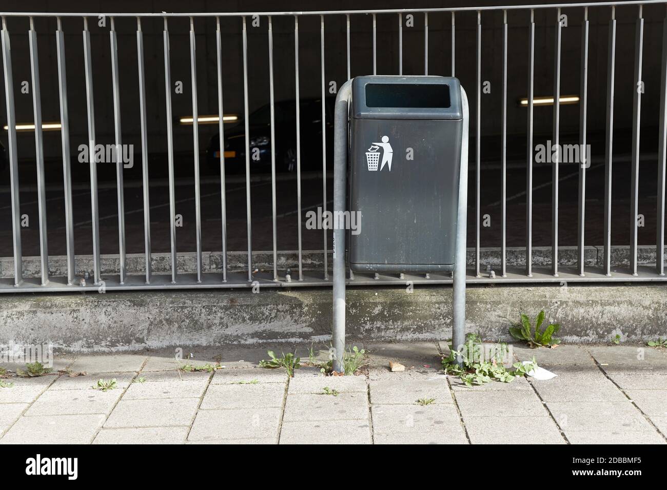 Dust bin at bus stop hi-res stock photography and images - Alamy