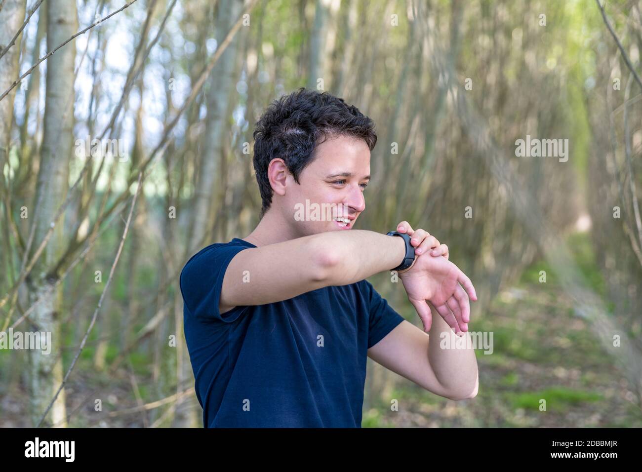 use the smart watch to make calls, send and receive voice and text ...