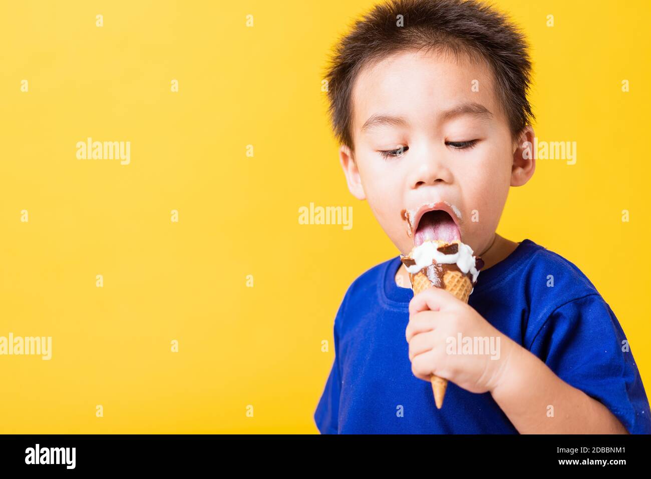 Young thai girl eating ice hi-res stock photography and images - Alamy