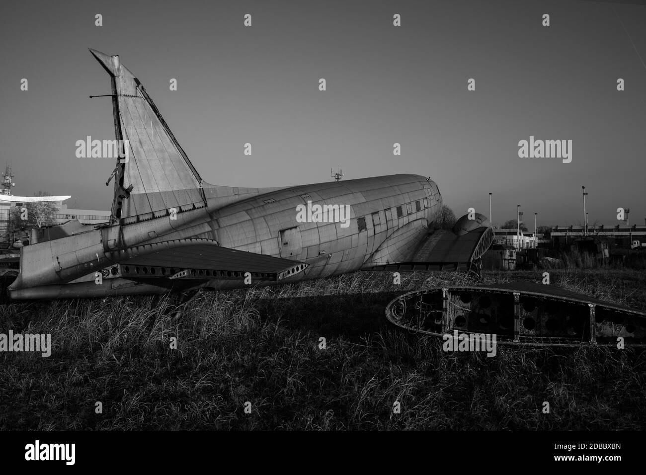 Airplane junkyard hi-res stock photography and images - Alamy