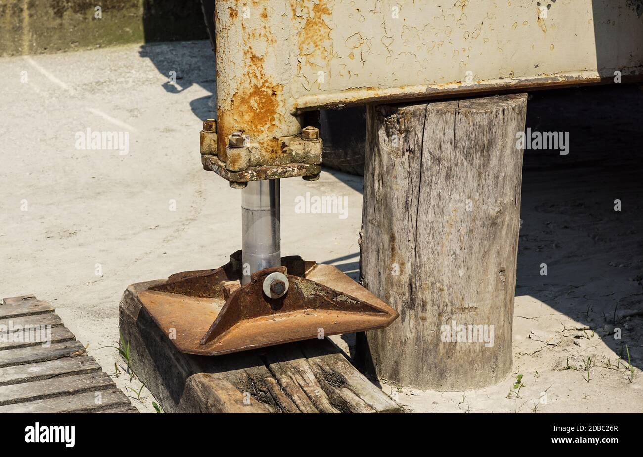 Hydraulic foot of the crane. Extended side truck outrigger stabilizer ...