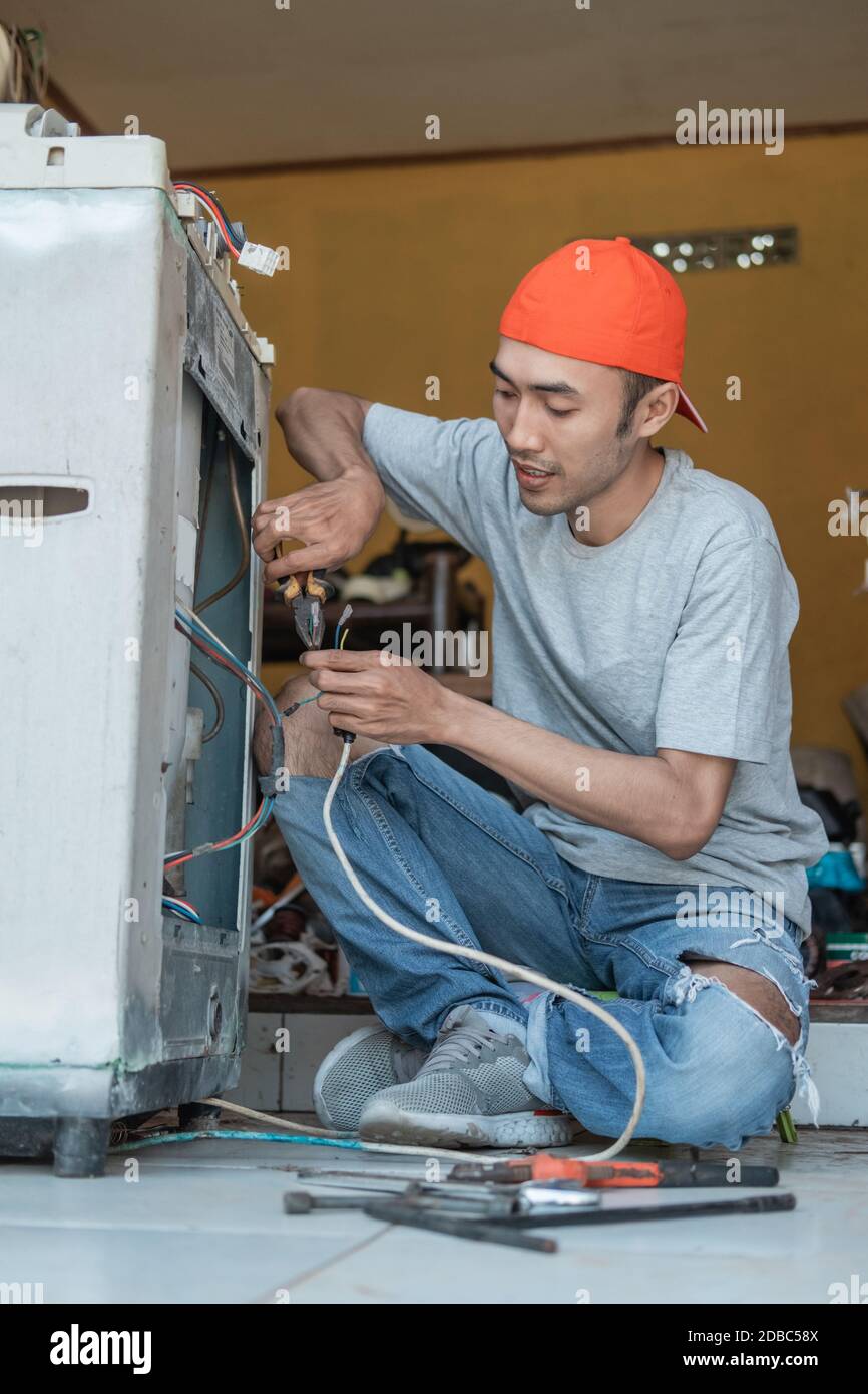 Broken household items hi-res stock photography and images - Alamy