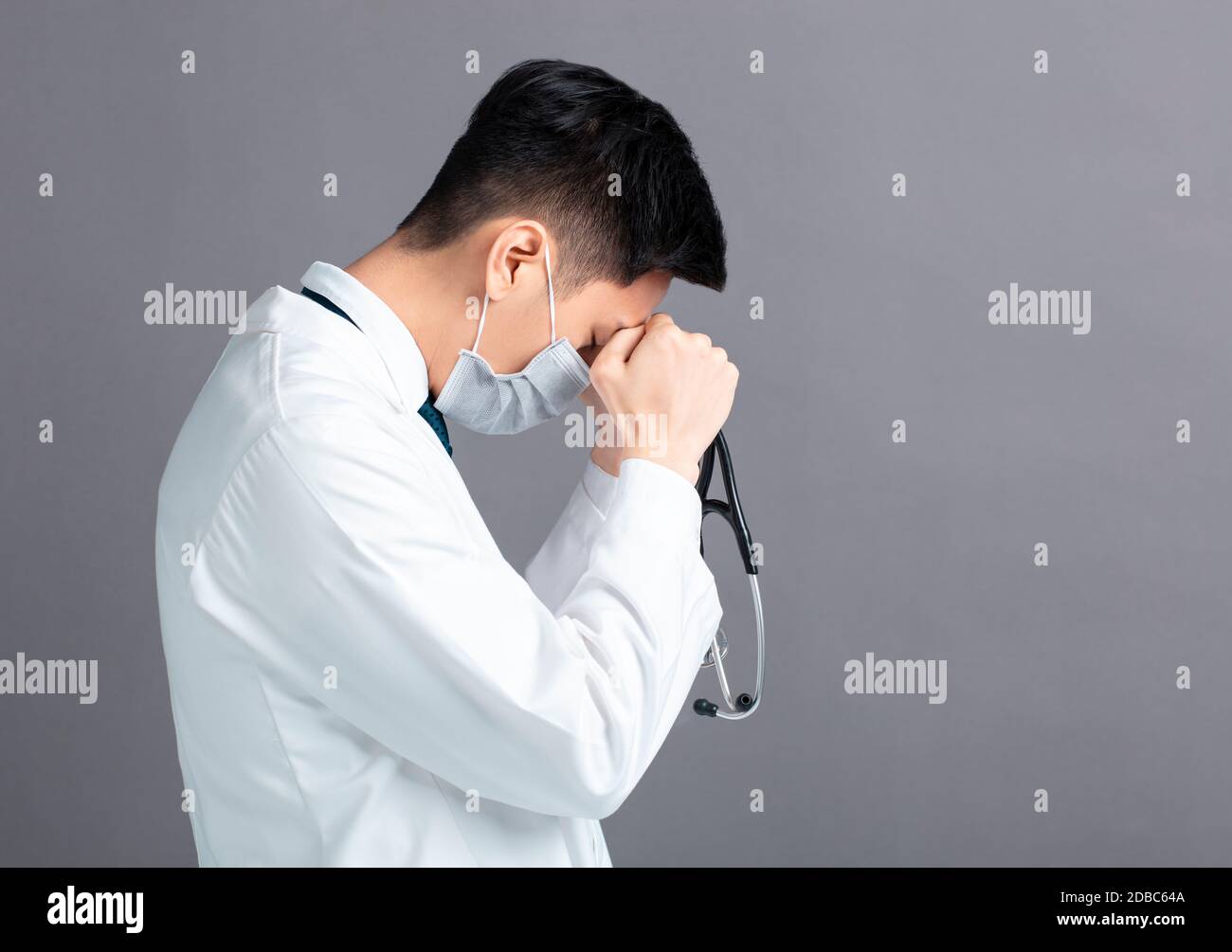Doctor wear hi-res stock photography and images - Alamy