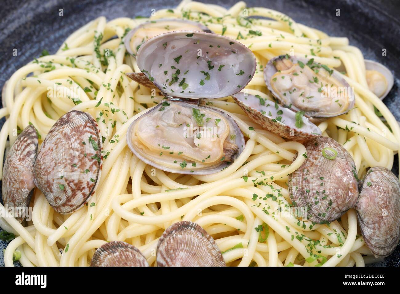 Vongole hi-res stock photography and images - Alamy