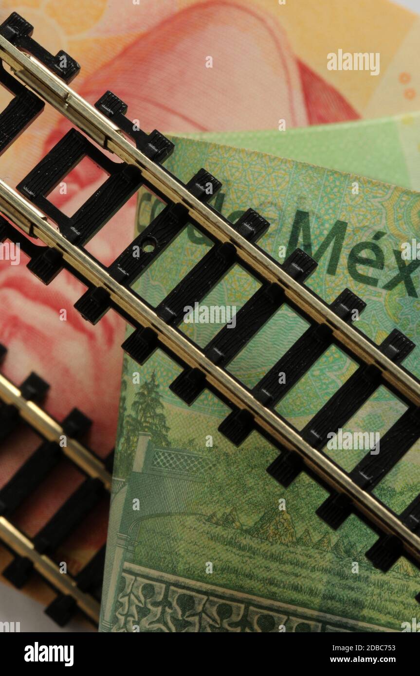 Mexican banknotes hi-res stock photography and images - Alamy