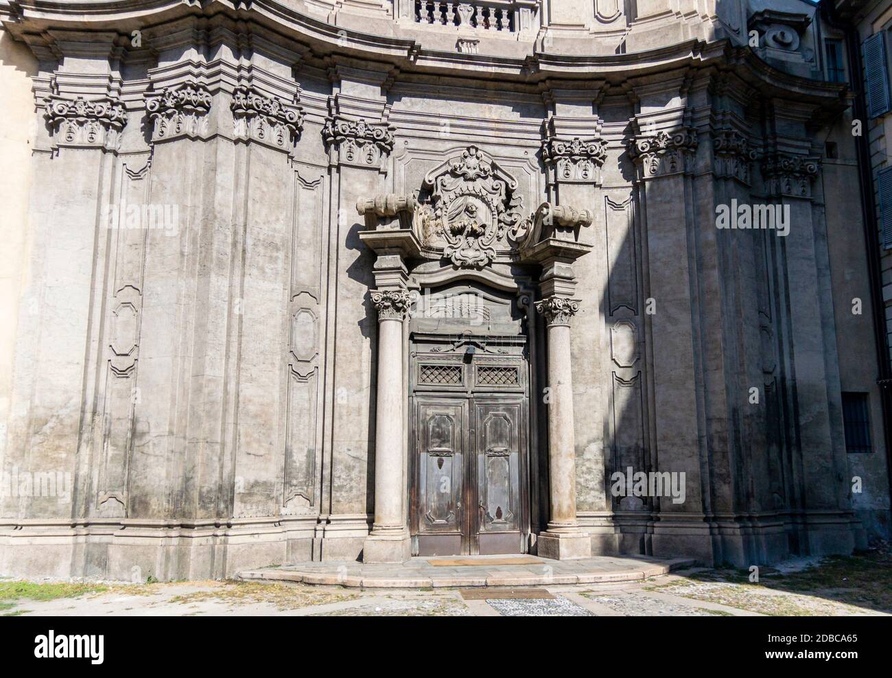 Ornate facade of a church in the city of Milan, Italy Stock Photo - Alamy