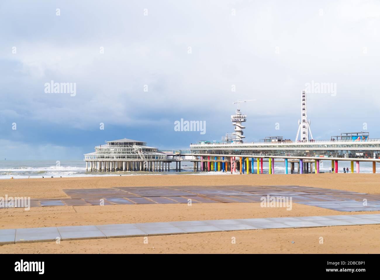 DEN HAAG, NETHERLANDS - OCTOBER 27, 2018: The famous Scheveningen Pier ...