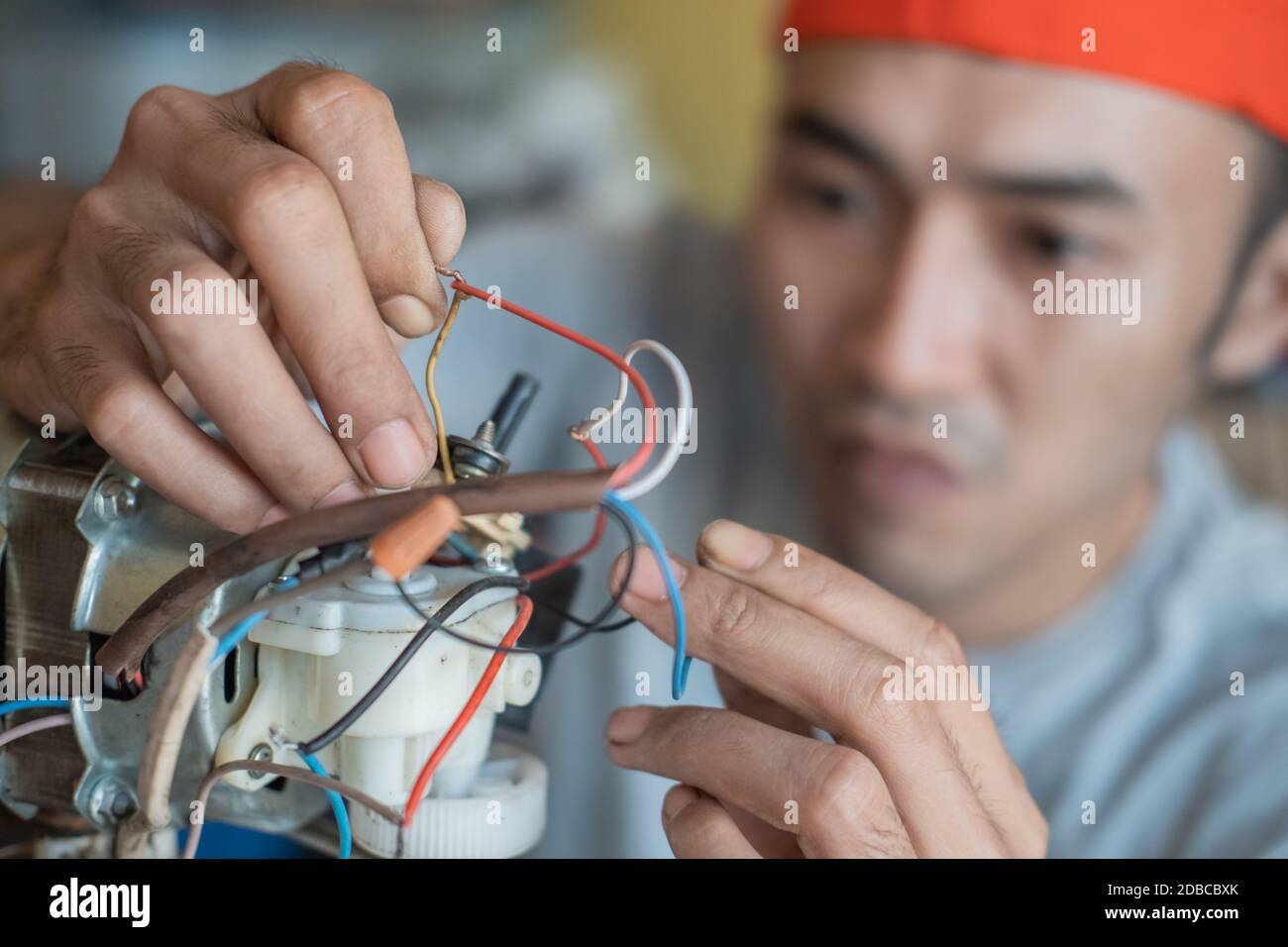 Electronics repairman hi-res stock photography and images - Alamy